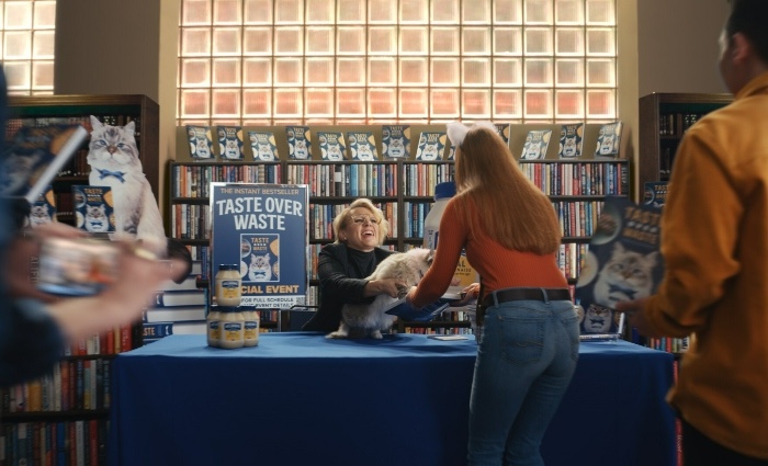 Kate McKinnon x Mayo Cat in Hellmann's Super Bowl spot - Reel 360 News